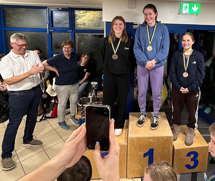 Medaillen, Teamgeist und starke Leistungen – Evangelische IGS glänzt ...